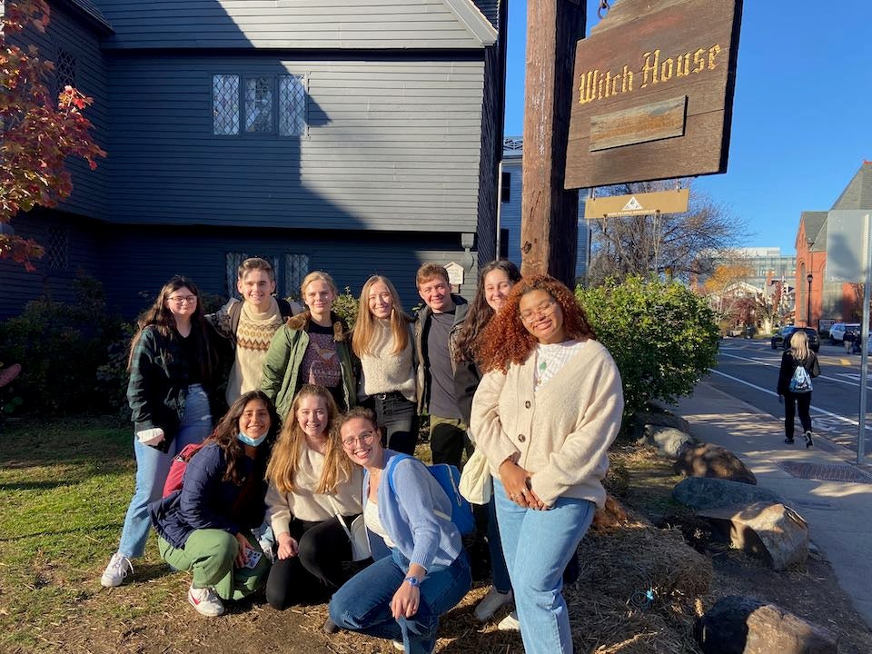 Creating Community as a First-Year Peer Advising Fellow | Harvard Alumni